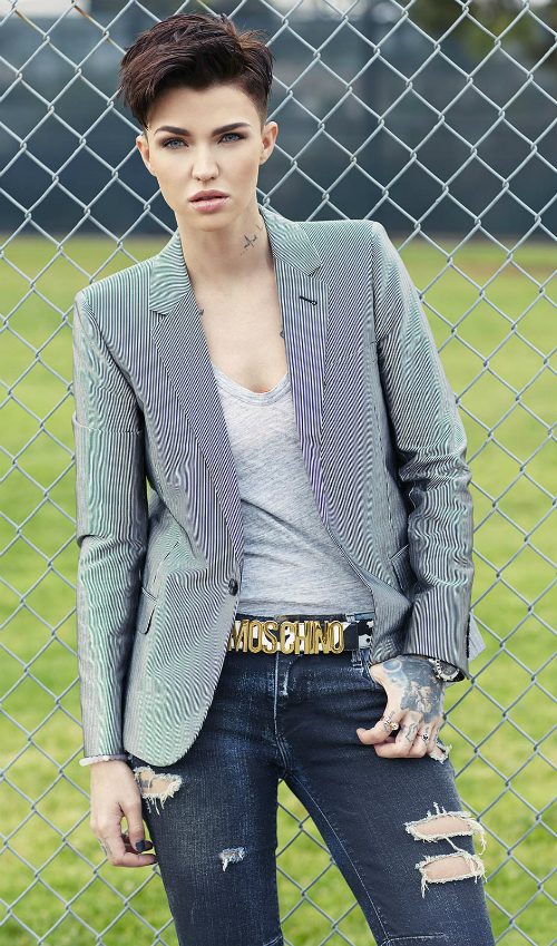 Orange Is The New Black Season 3 Featurette - CURVE